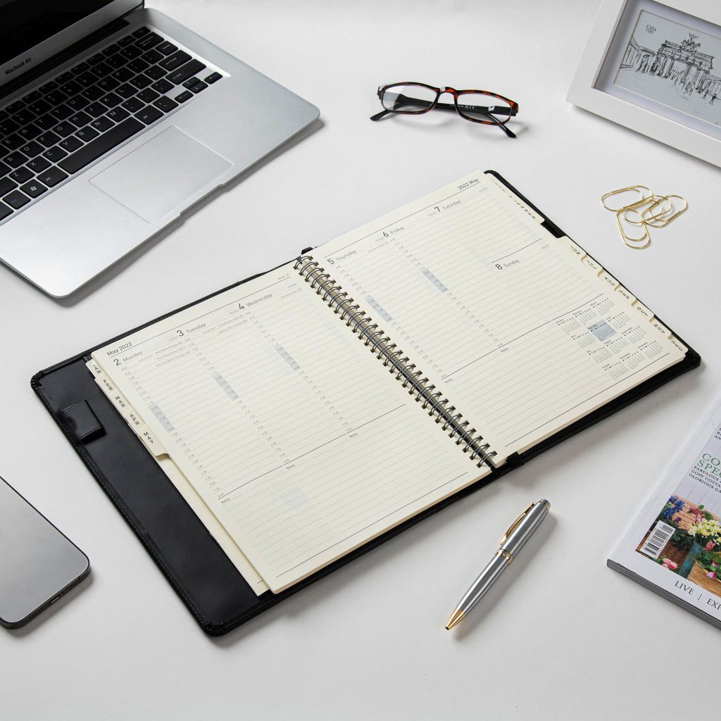 Diary - Undated / Any-Year – tagged "Layout_Day to a Page View ...